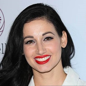 Drew Carey Fiancée Dr. Amie Harwick Wiki: Age, Birthday Family, Wedding