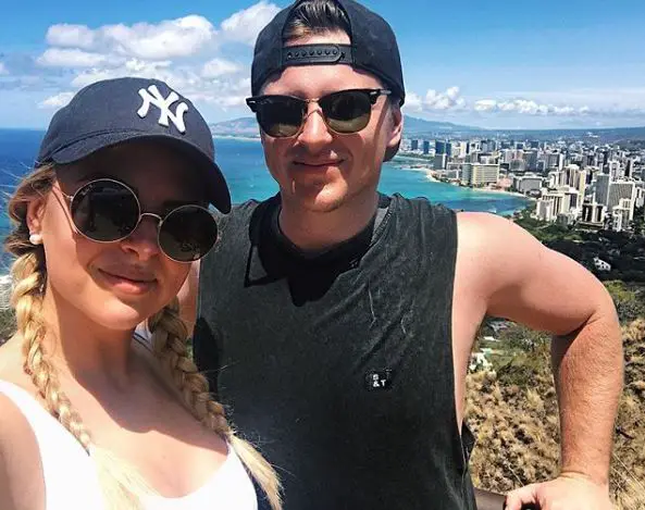 Brittney Lee Saunders Wiki: Dating Status, Family, Makeup Tutorials