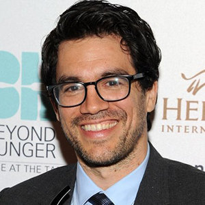 Tai Lopez Wiki: Age, Birthday, Married, Wife, Girlfriend, Height, Family