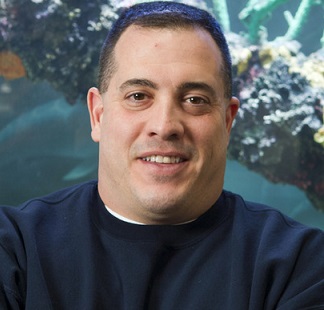 Wayde King Wiki, Age, Married, Wife, Family, Net Worth, Height