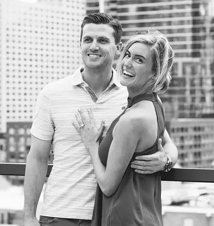 Whitney Bischoff Bio, Age, Engaged, Fiance, Split, Boyfriend, Now