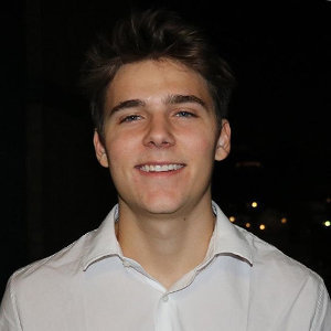 Alex Ernst Wiki: Age, Height, Girlfriend, Net Worth