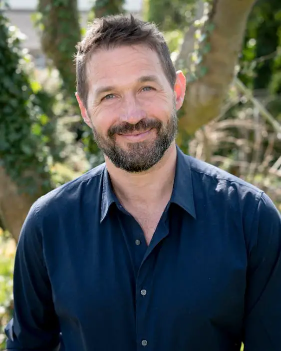 Is Alistair Appleton Gay? Partner, Family, Net Worth