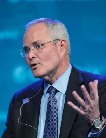 Darren Woods, CEO Of ExxonMobil: Salary, Net Worth & Family Life