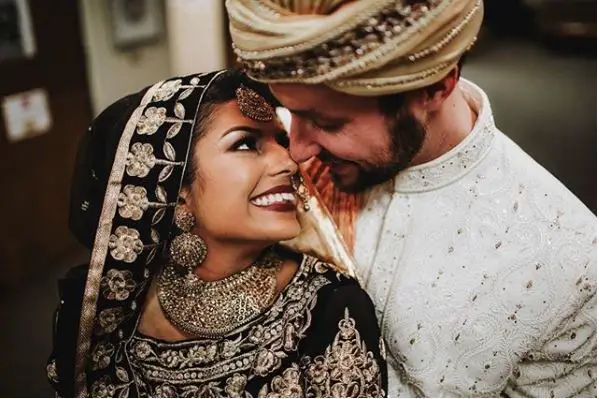 Homa Bash Wiki: Age, Husband, Single, Height, Salary