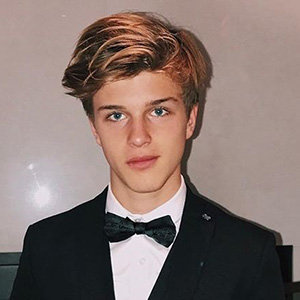 Alex Lange Wiki, Age, Height | Instagram Model Facts Revealed