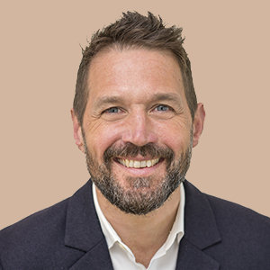 Is Alistair Appleton Gay? Partner, Family, Net Worth