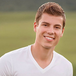 Lawson Bates Wiki, Age, Married, Gay, Siblings, Net Worth, Height