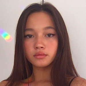 Lily Chee Wiki, Parents, Sisters, Boyfriend, How Old Is She?