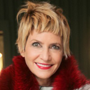 Is Lori Goldstein From QVC Married? Her Partner, Net Worth Info