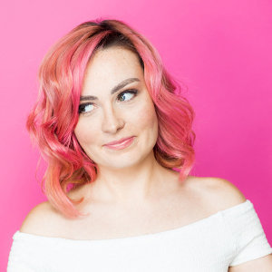 Molly Burke Wiki, Age, Husband, Boyfriend, Height, Net Worth