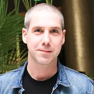 Leo Fitzpatrick Wiki, Married, Wife, Girlfriend, Relationship, Kids ...