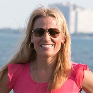 Lisa Byington Wiki: Age, Married, Husband, Family, Height, Salary, Net ...