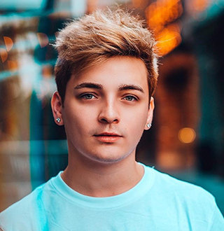 Nick Bean Wiki: Age, Height, Girlfriend, Family